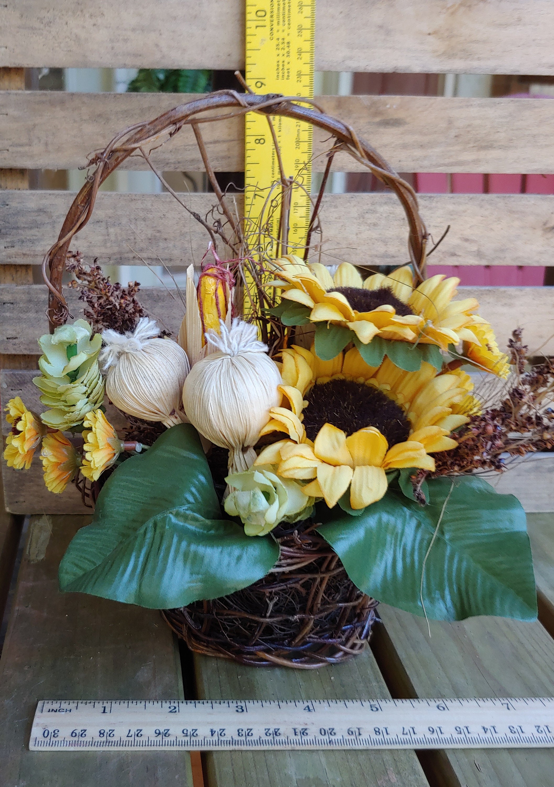 9 In. Silk Grapevine Basket W/bulb Sunflowers Leaves Ready - Etsy