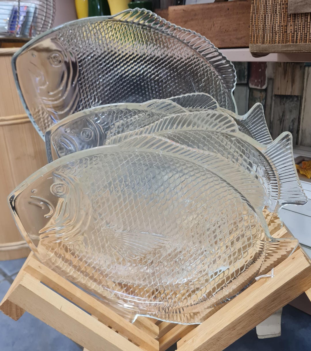 Vintage Retro Set Clear Pressed Glass Fish Shape Plates 1 Serving ...