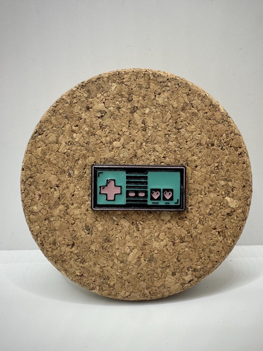 Gamepad Enamel Pin / Retro Gamer Badge / Gaymers Accessory / Unique ...