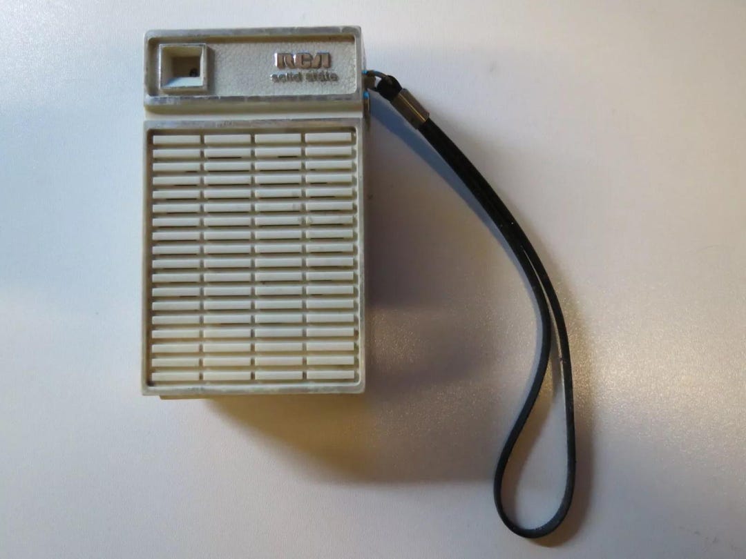 Vintage RCA Solid State Radio - Etsy