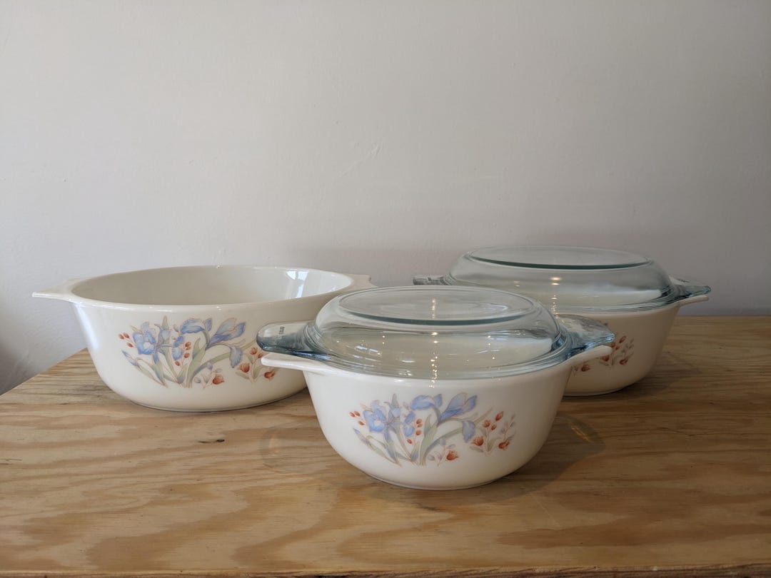 Vintage Pyrex England Blue Iris Set of Three Bowls - Etsy