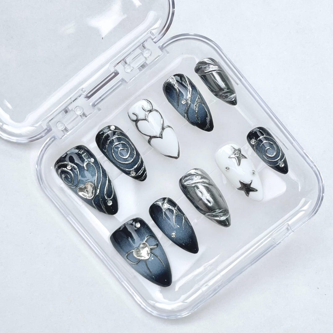 Stunning Acubi-style Deep Blue Ombre Press-on Nails, Almond Shape With ...