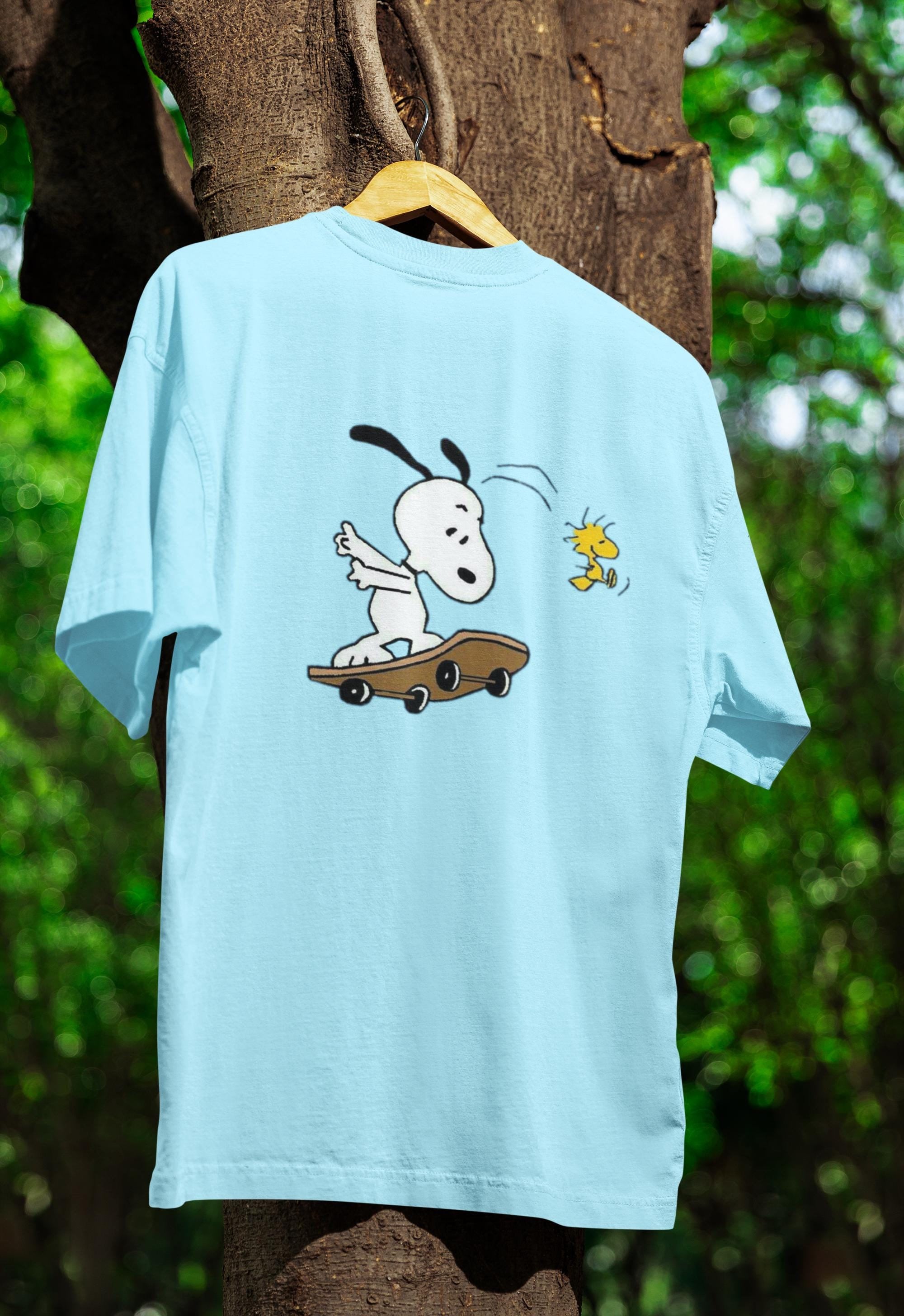 Peanuts / Snoopy & Woodstock / Skateboarding / Gift for Him / Gift for Her / Cartoon T-shirt ...