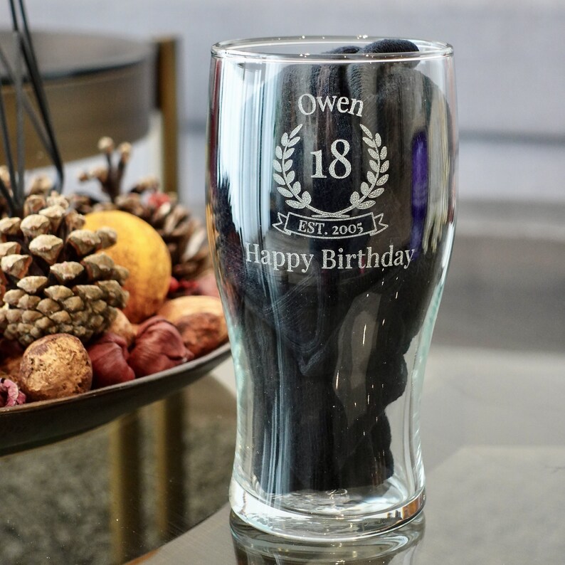 Personalised Birthday Pint Beer Glass - Wreath Banner Birth Year ...