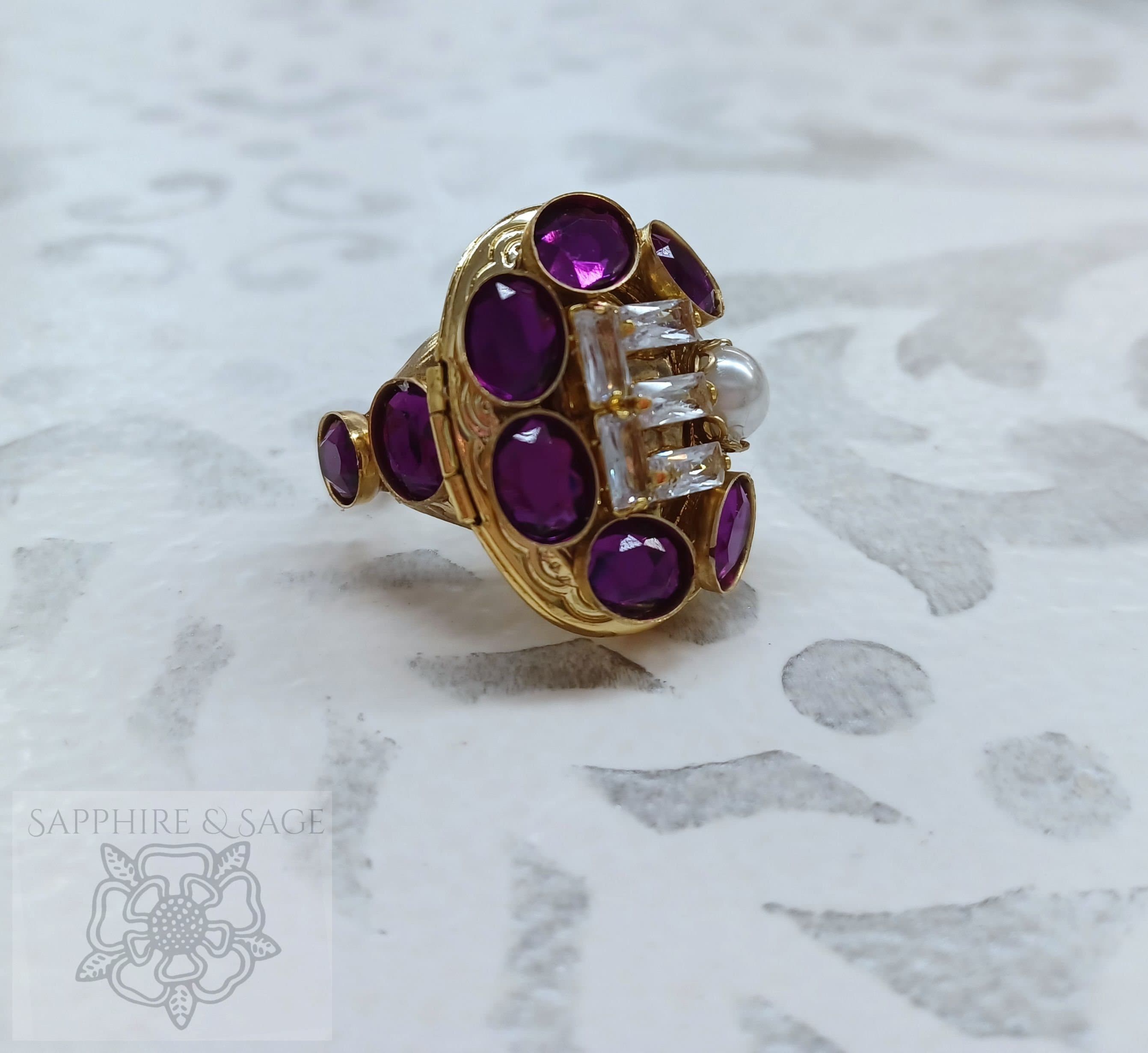 Queen Elizabeth I Museum Artifact-inspired Locket Adjustable Ring ...
