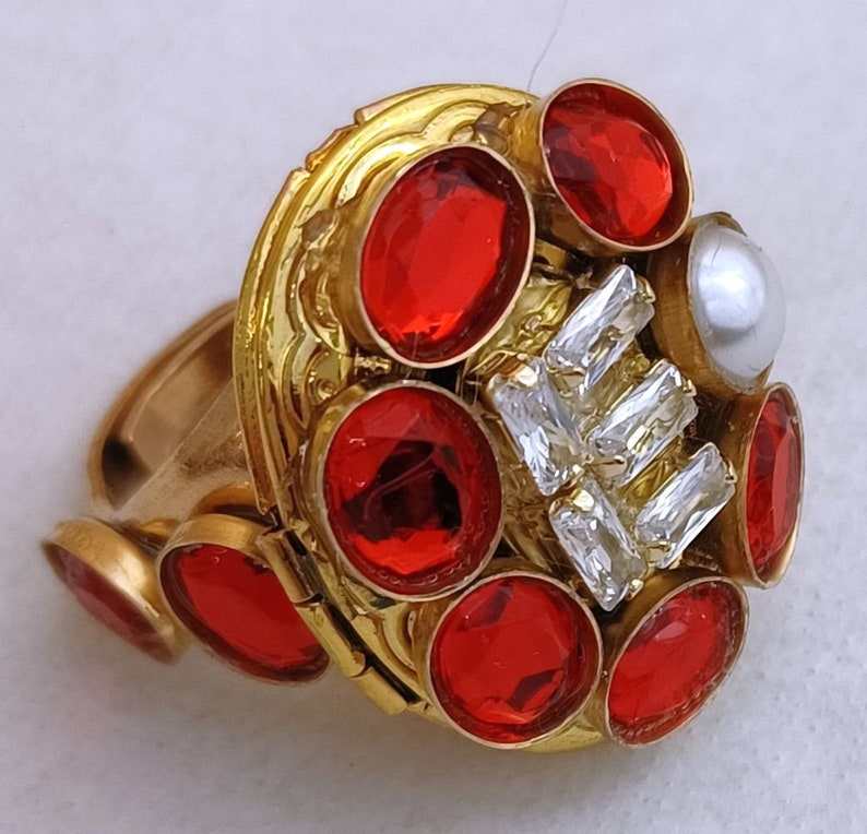Queen Elizabeth I Museum Artifact-inspired Locket Adjustable Ring ...