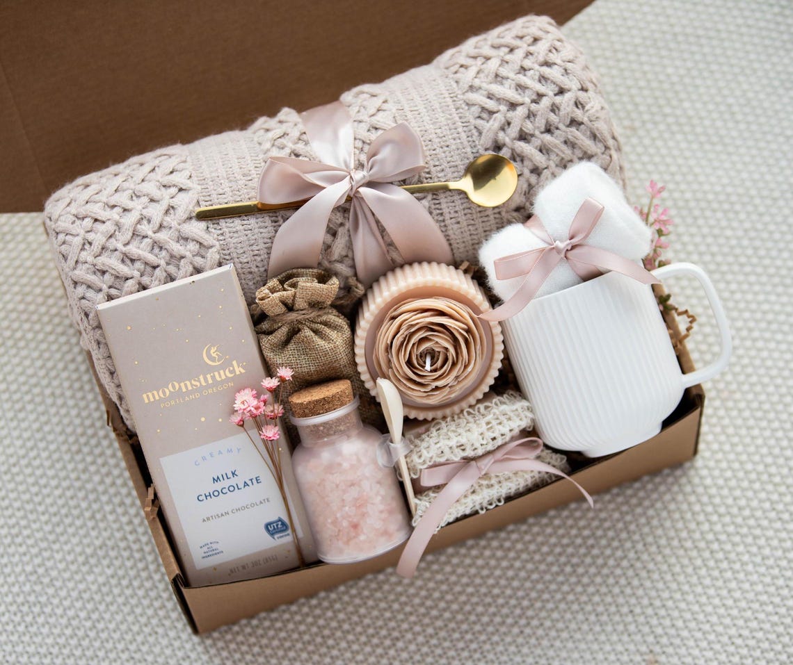 Self Care Gift Basket for Women, Cozy Gift Box With Blanket, Socks ...