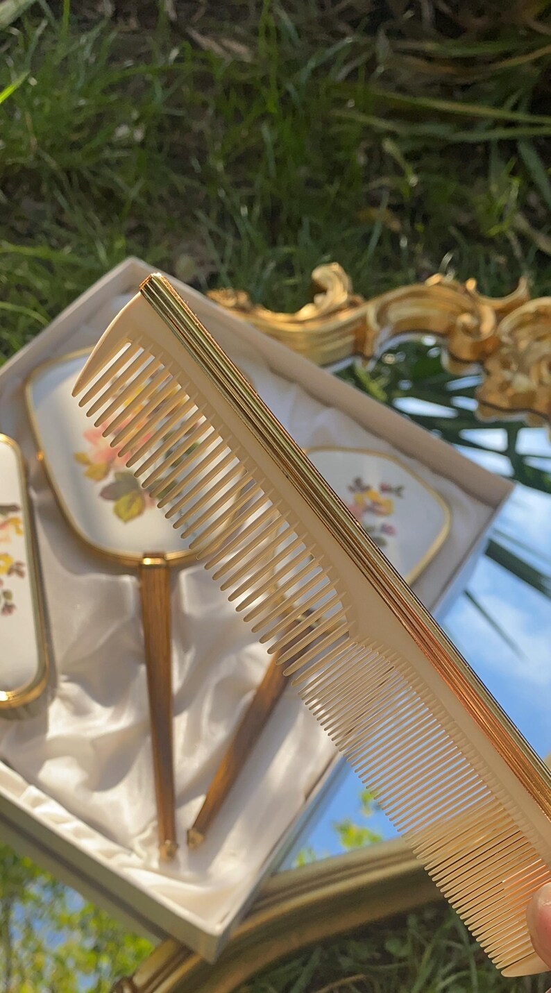 THE WOOD FAIRY - Vintage Regency Wooden Hollywood Style Vanity Set ...