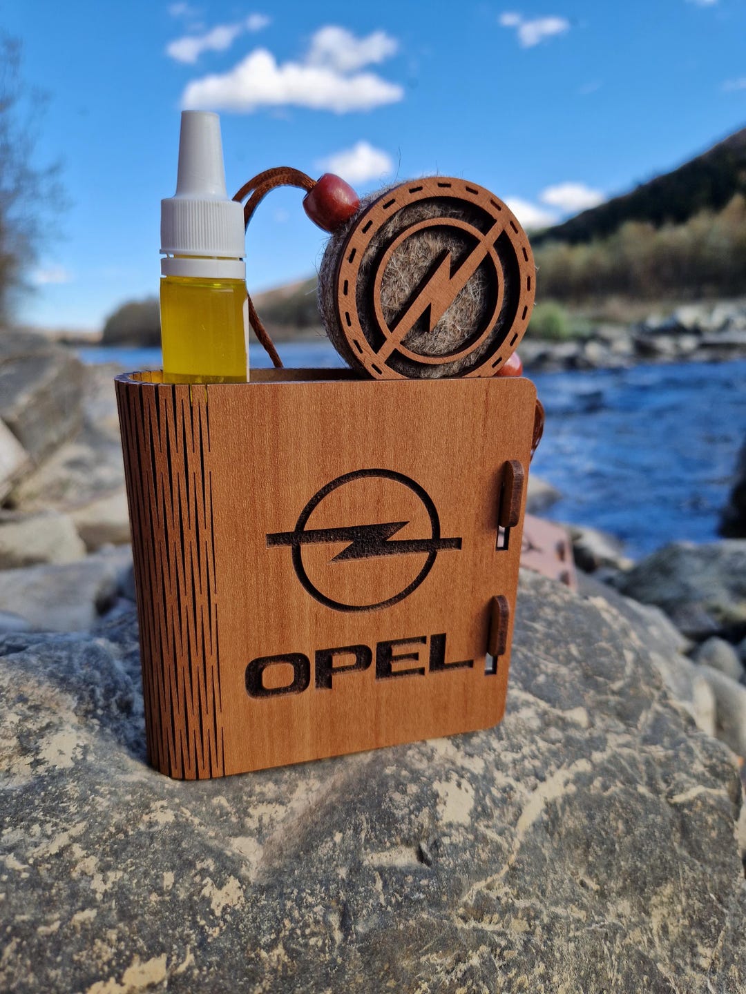 Wooden Car Diffuser With Custom Auto Emblem, 5ml Perfume Bottle, Luxury ...