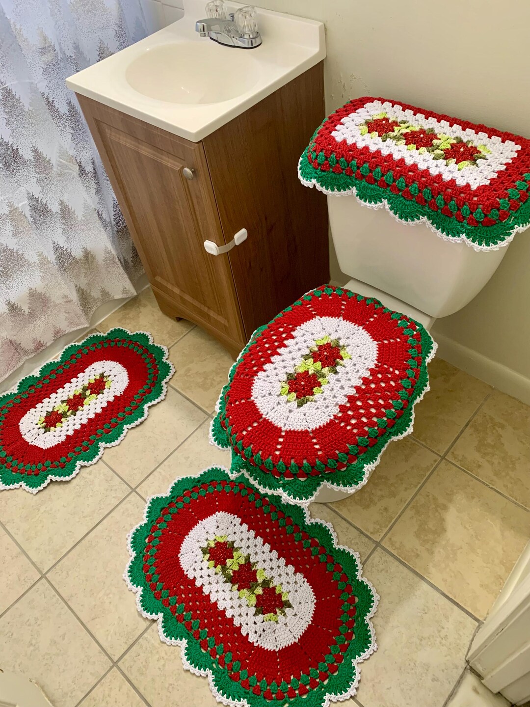 Christmas Crochet Bathroom Set of 4 2 Rugs-toilet Lid and Water Tank ...