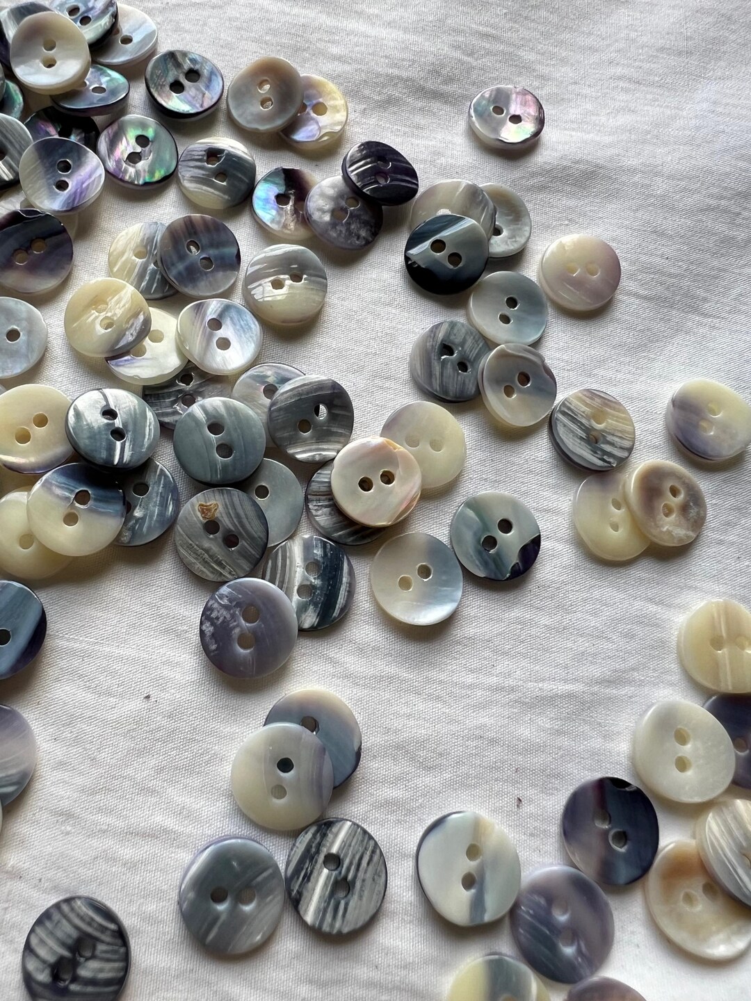 Blue Mussel Mother of Pearl Buttons: 11.4mm, Set of 7 BU 92-sm - Etsy