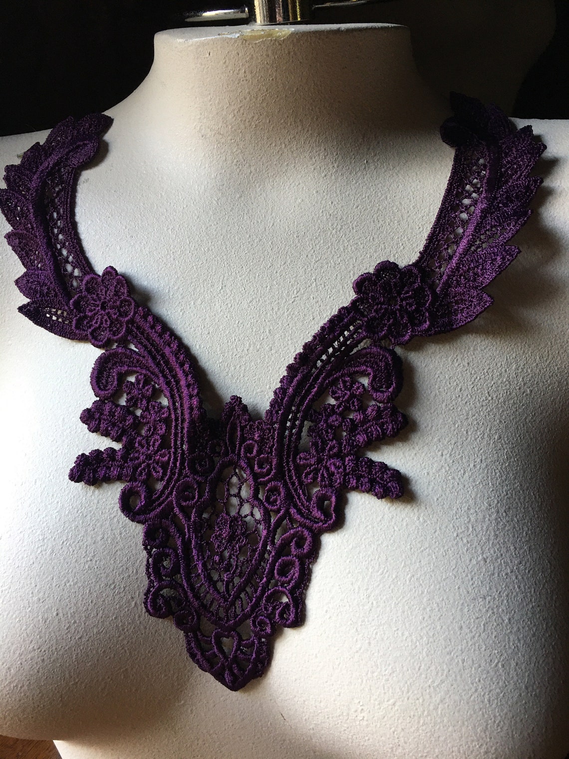 PLUM Lace Applique in Venise Lace for Garments Costume Design | Etsy