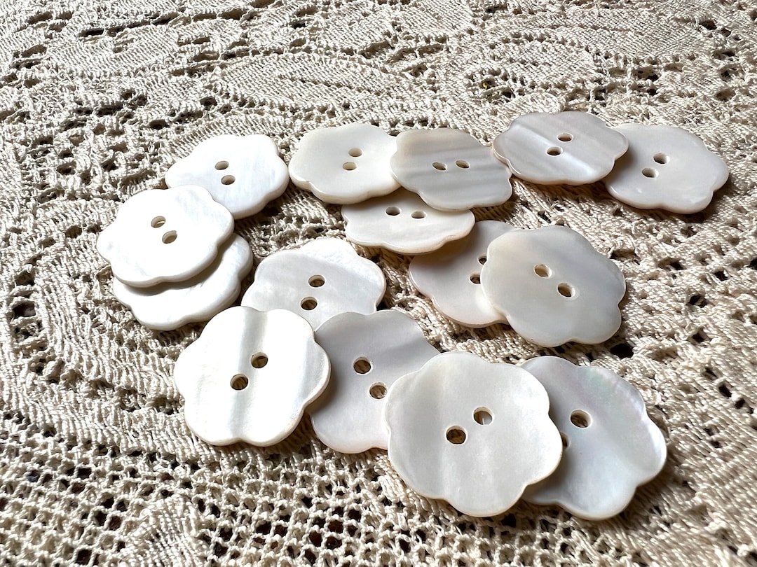 6 White Mother of Pearl Flower Buttons: 23mm, BU 213 - Etsy