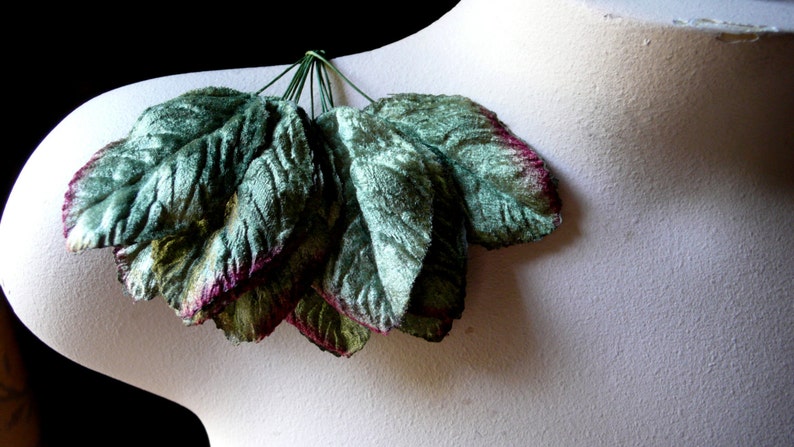 12 Green Leaves Velvet Leaves for Bridal Corsages Bouquets | Etsy