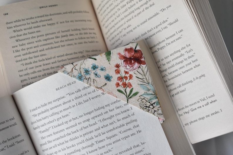 Floral Corner Bookmark, Book Lover Gift, Handmade Fabric Bookmark ...