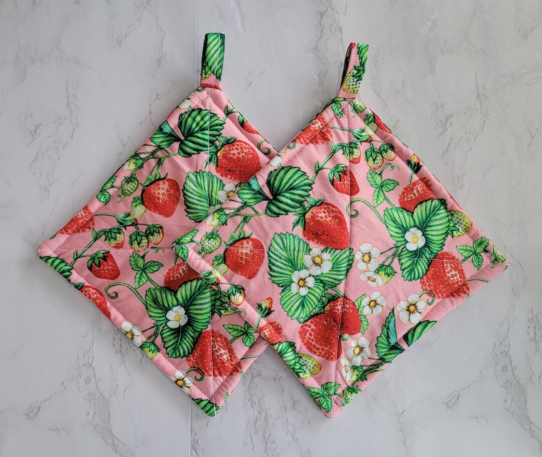 Strawberry Pot Holders, Kitchen Hot Pads, Spring Kitchen Accessories ...