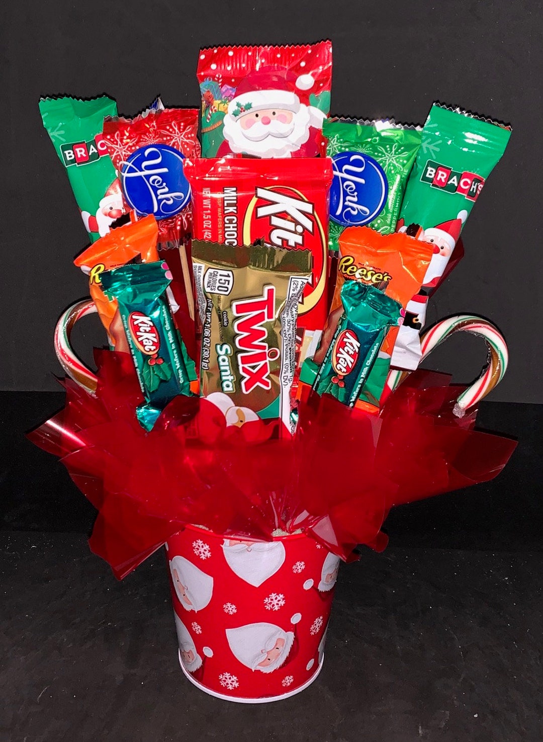 Christmas Candy Bar Arrangement, Holiday Candy Gift - Etsy