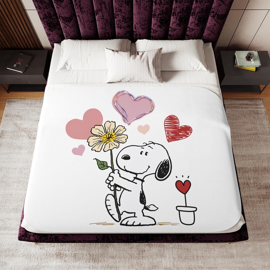 Snoopy Warm Blanket Peanuts Hearts Design, Cozy Gift for Peanuts Fans ...
