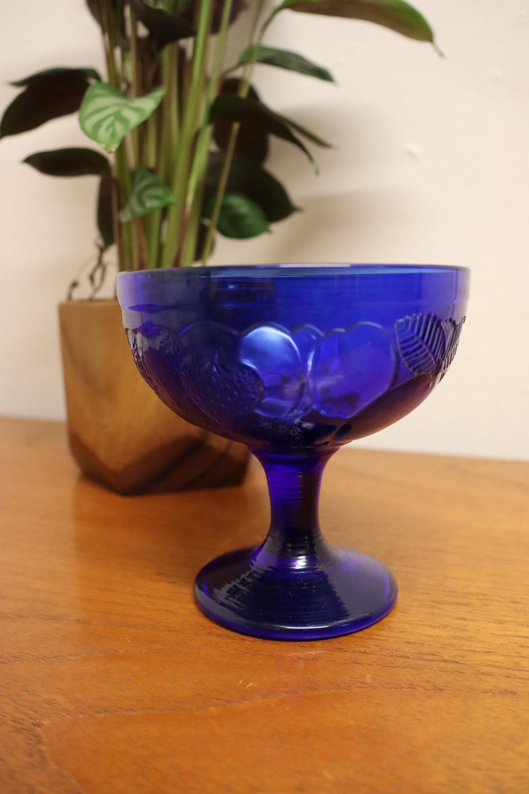 Vintage French Luminarc Blue Glass Fruit Design Sundae Stemmed Bowl ...