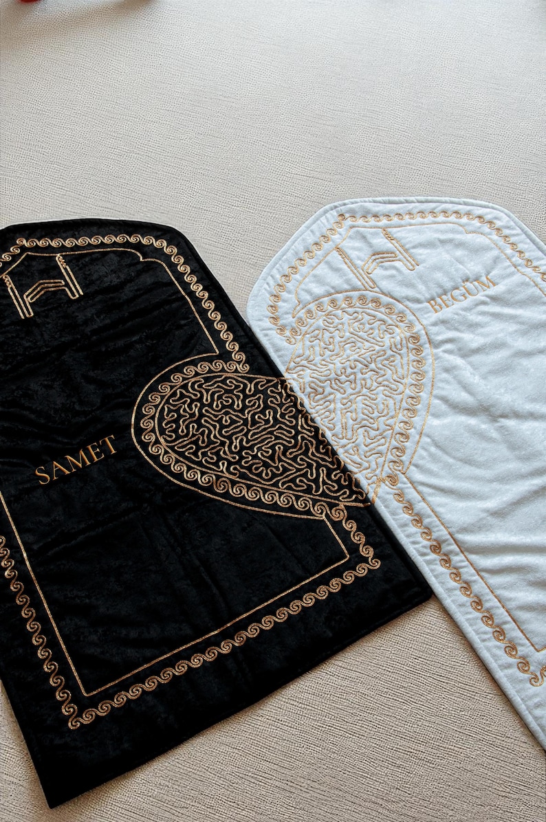 Personalized Couple Prayer Mat Set 2 Heart Shaped Prayer Rugs Gift Eid ...