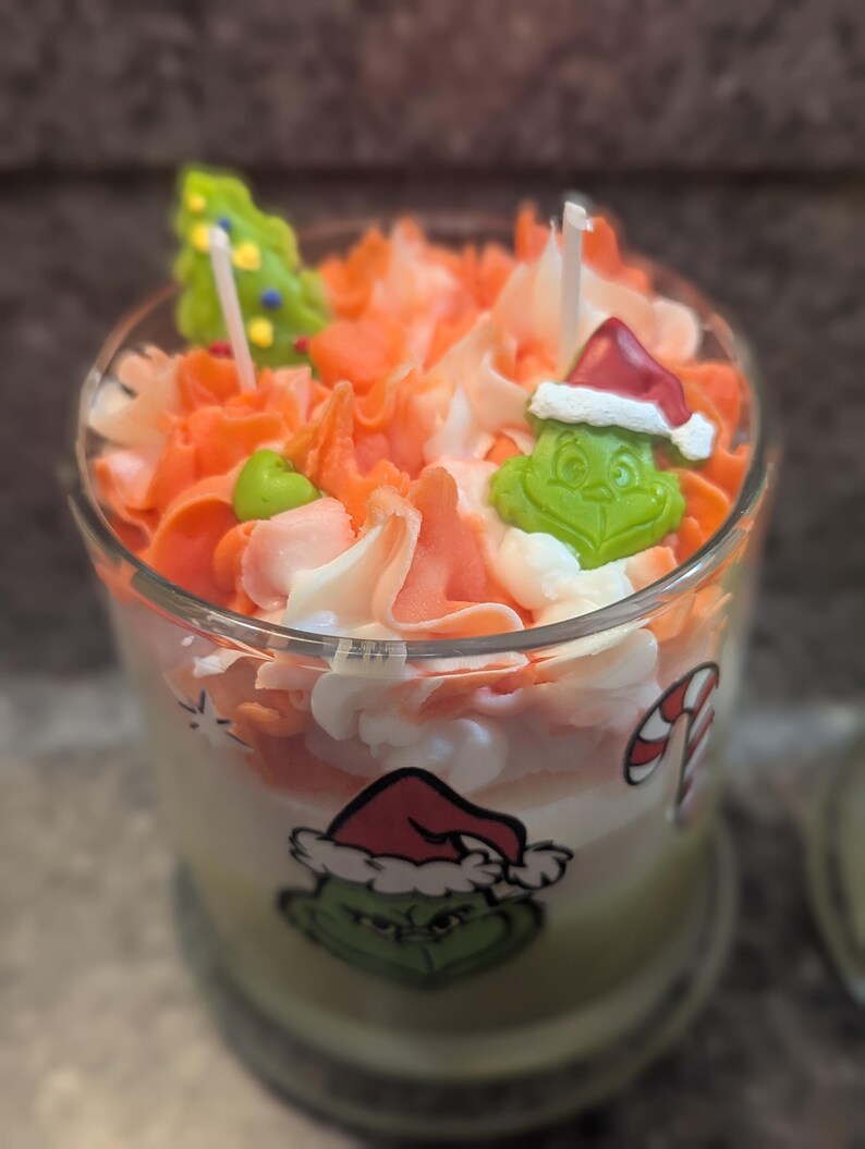 Grinch Christmas Tree Candle, Candy Cane Hearts, 10oz Soy Wax - Etsy