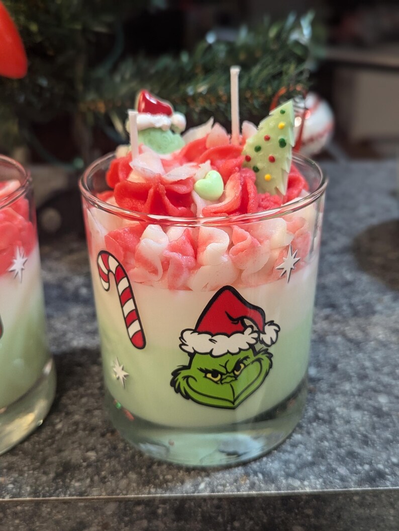 Grinch Christmas Tree Candle, Candy Cane Hearts, 10oz Soy Wax - Etsy