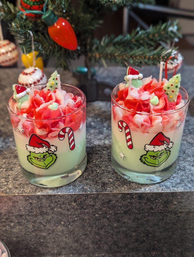 Grinch Christmas Tree Candle, Candy Cane Hearts, 10oz Soy Wax - Etsy