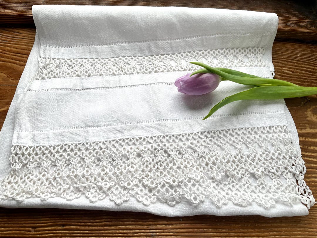White Linen Table Runner With Hand Tatted Lace Trim With Woven Holly ...