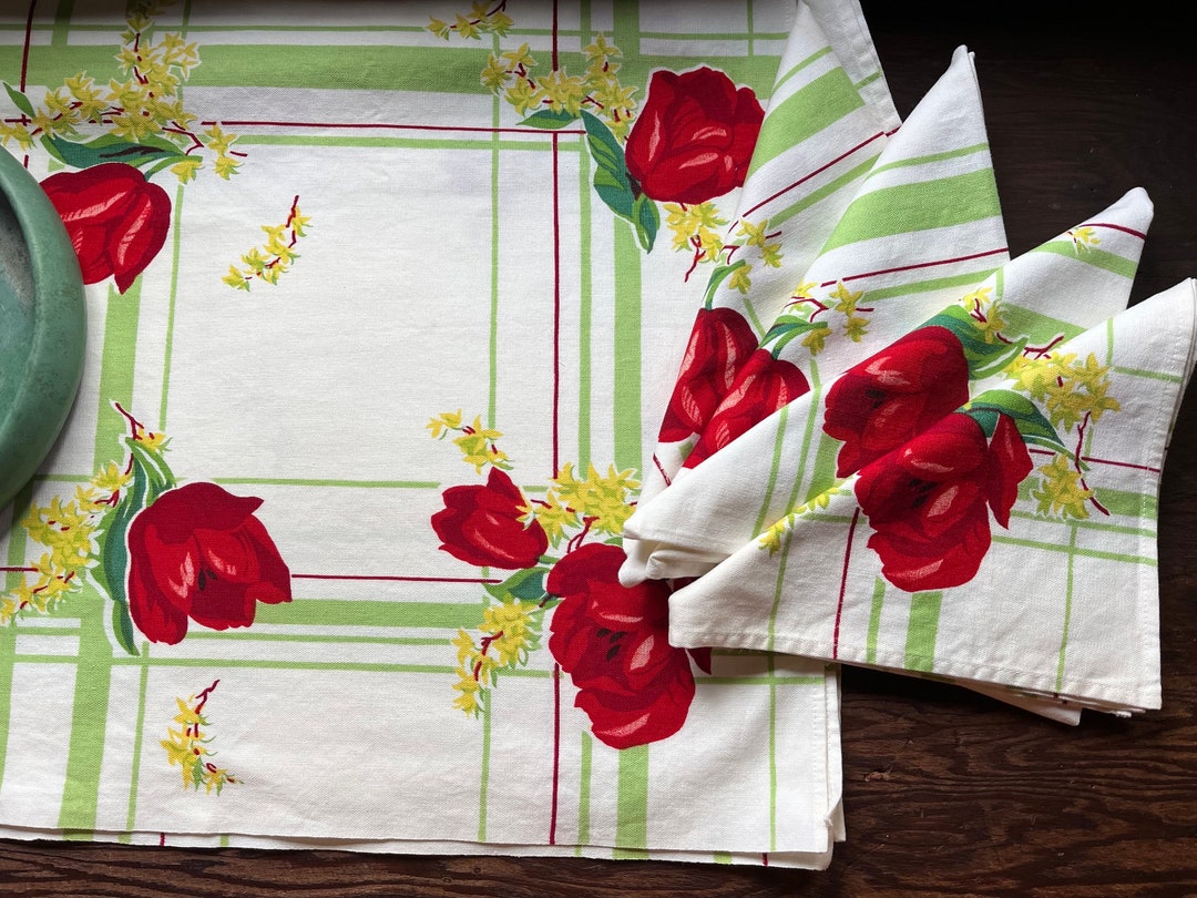 Wilendur Tablecloth and 4 Napkin Set With Red Tulip Plaid Visible ...