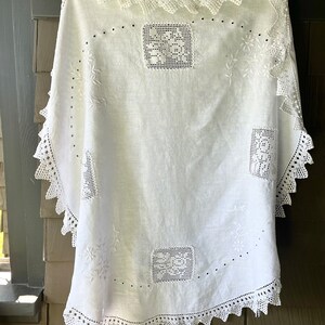 Vintage French Table Topper in White Linen Crochet and Embroidery 36 ...