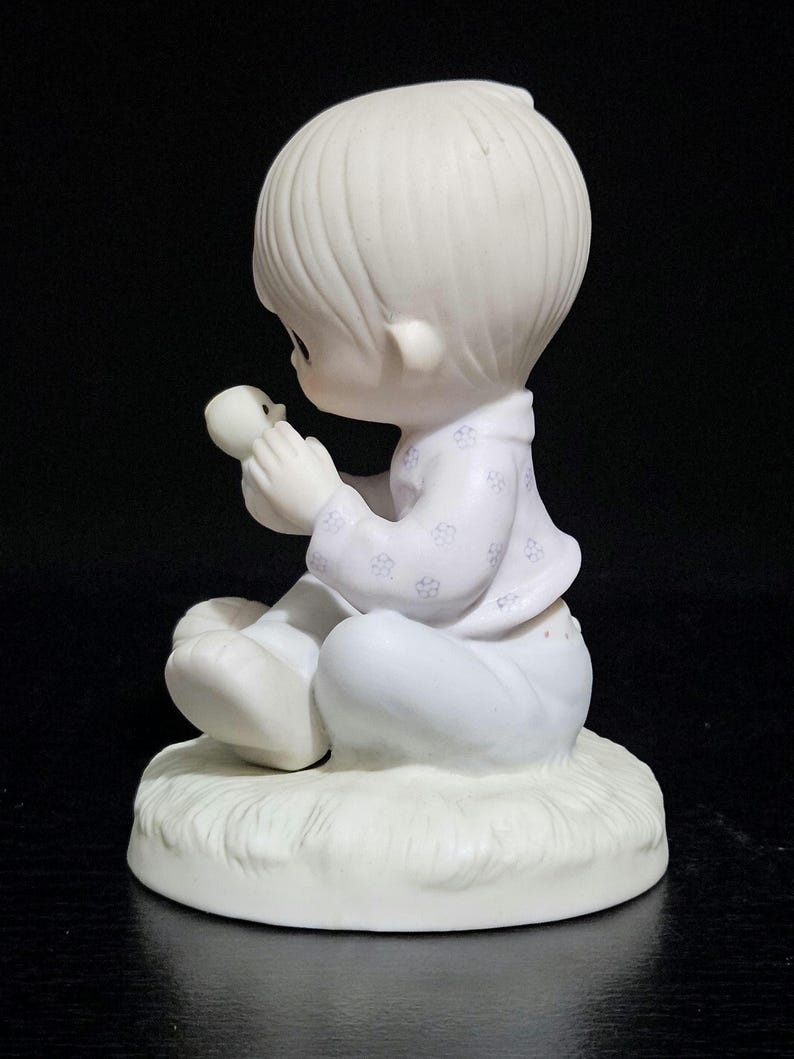 Precious Moments Figurine "i Believe in Miracles" E-7156 | 1981 Enesco ...
