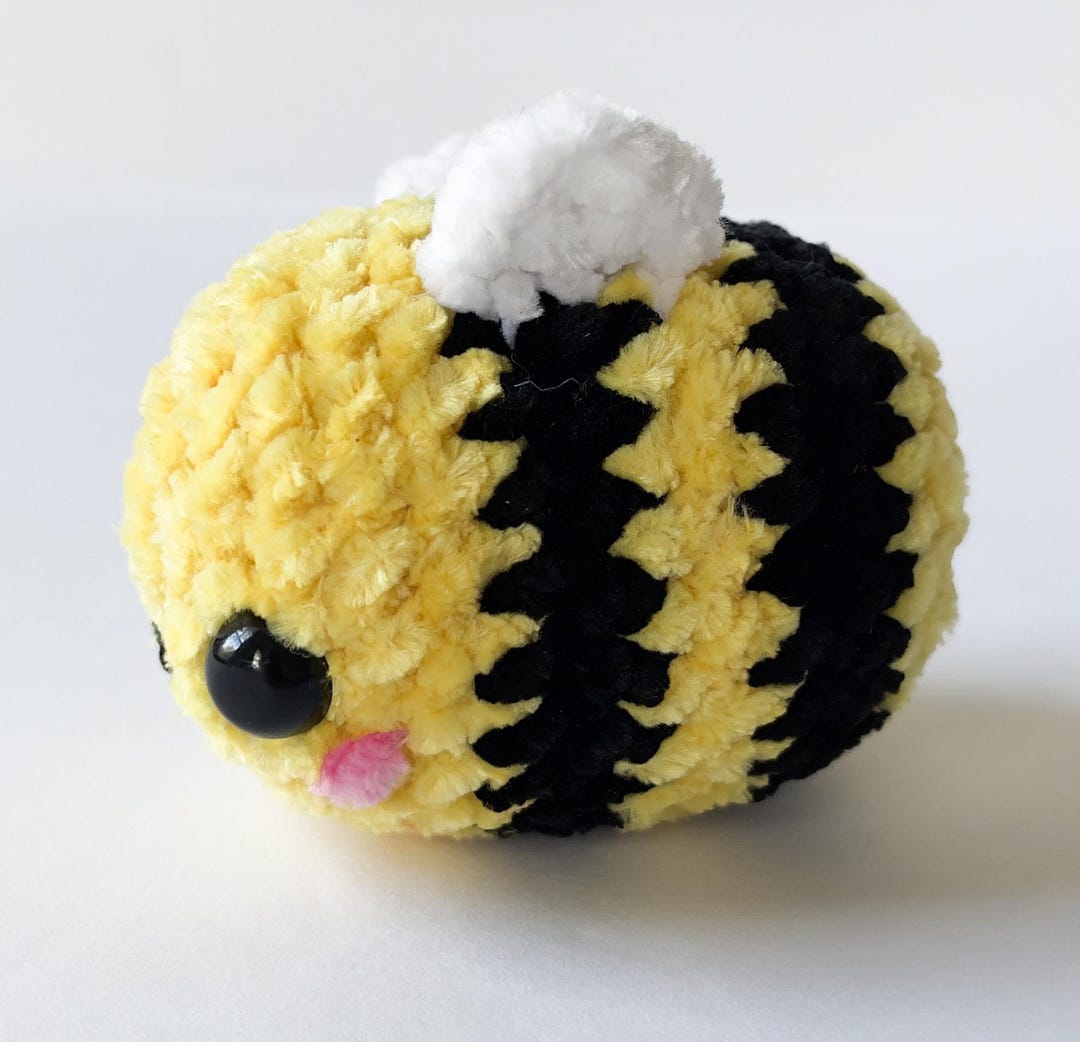 Blushing Bee Plush, Crochet Cutest Gift Toy, Handmade Soft & Fuzzy ...
