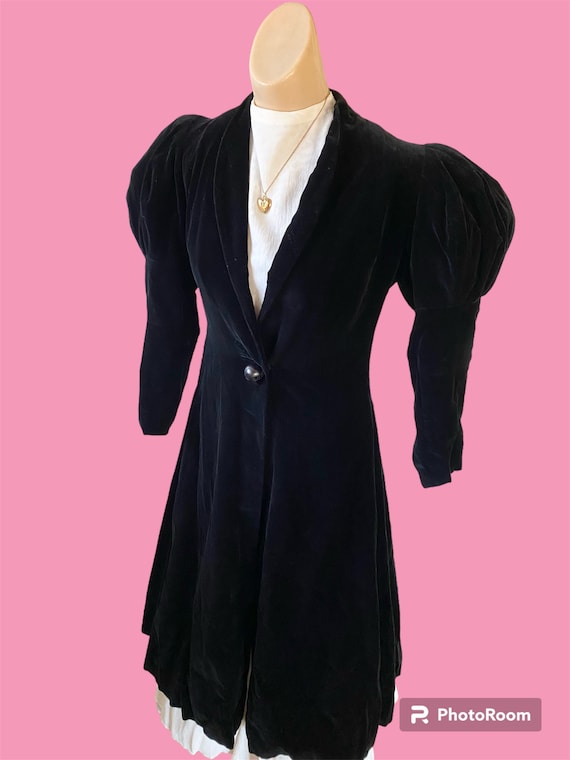 Vintage 1939 Jeanne Lanvin Whimsical & Dramatic Puff … - Gem