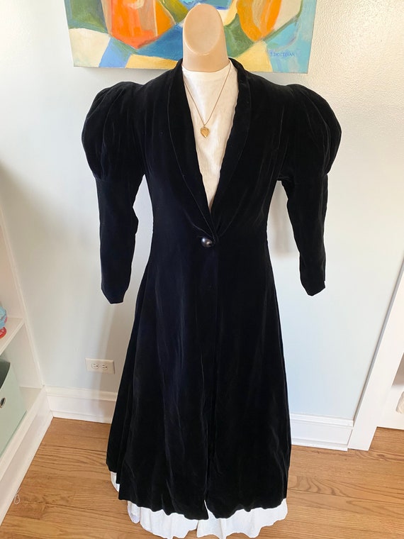 Vintage 1939 Jeanne Lanvin Whimsical & Dramatic Puff … - Gem