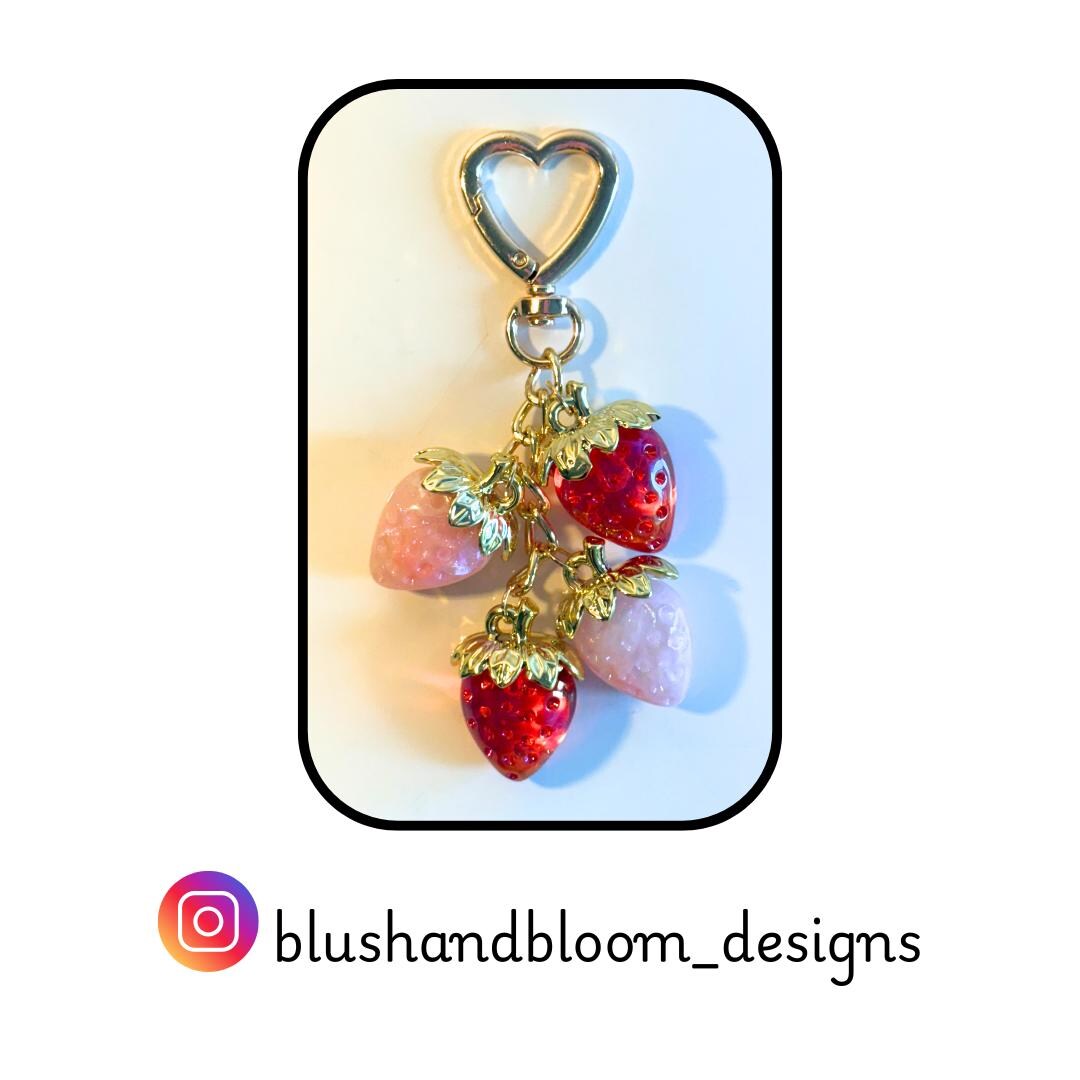 Red and Pink Strawberry Heart Clasp Bag Charm|kawaii Aesthetic Keychain ...