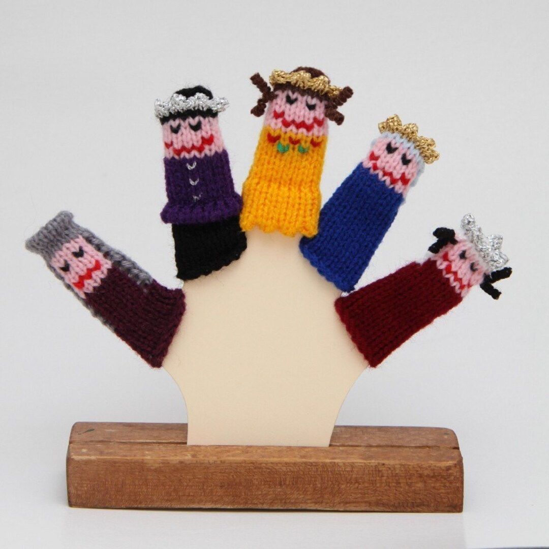 Sleeping Beauty Finger Puppet Set (includes Sleeping Beauty, the King ...