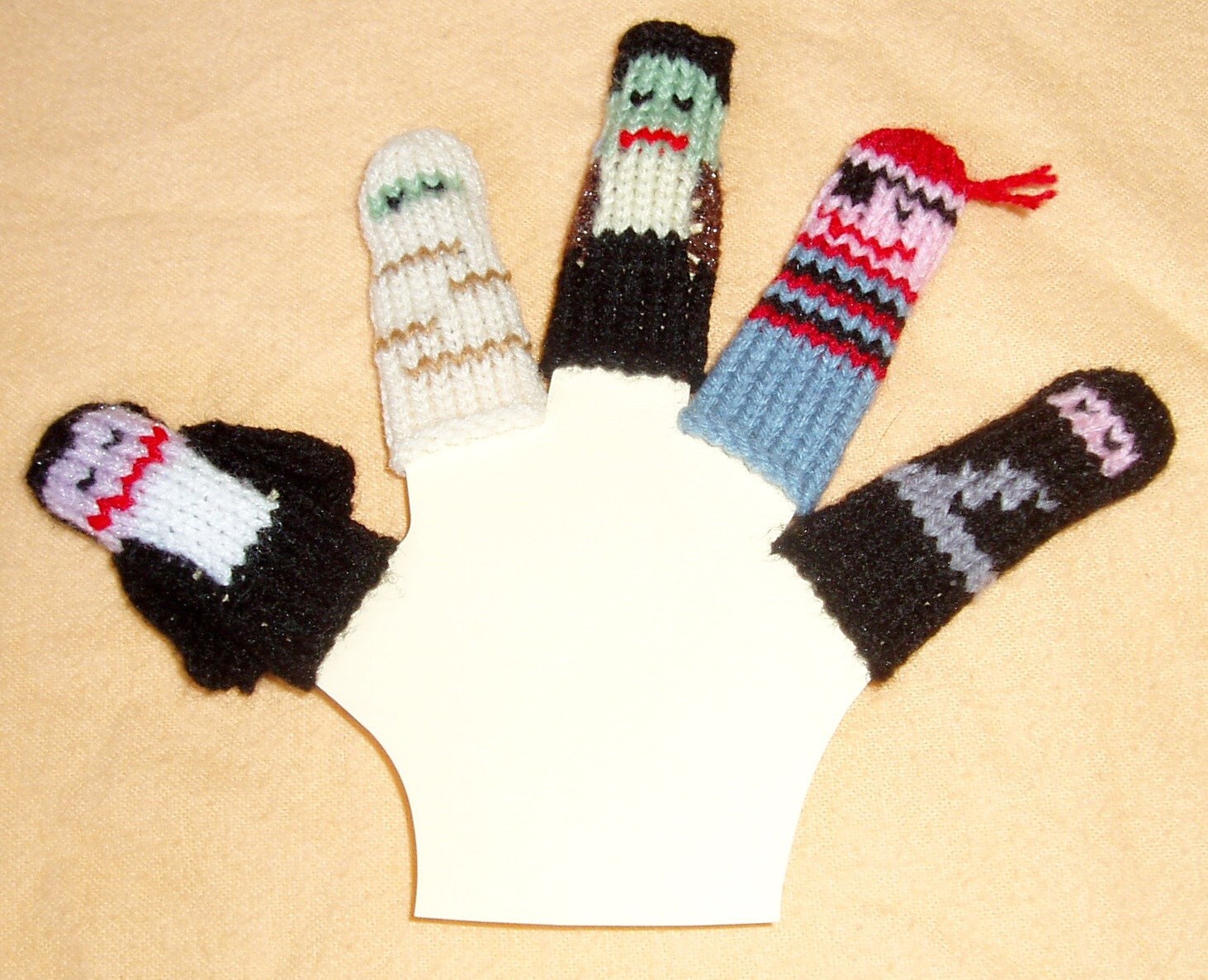 More Halloween Finger Puppet Set includes Vampire Mummy | Etsy