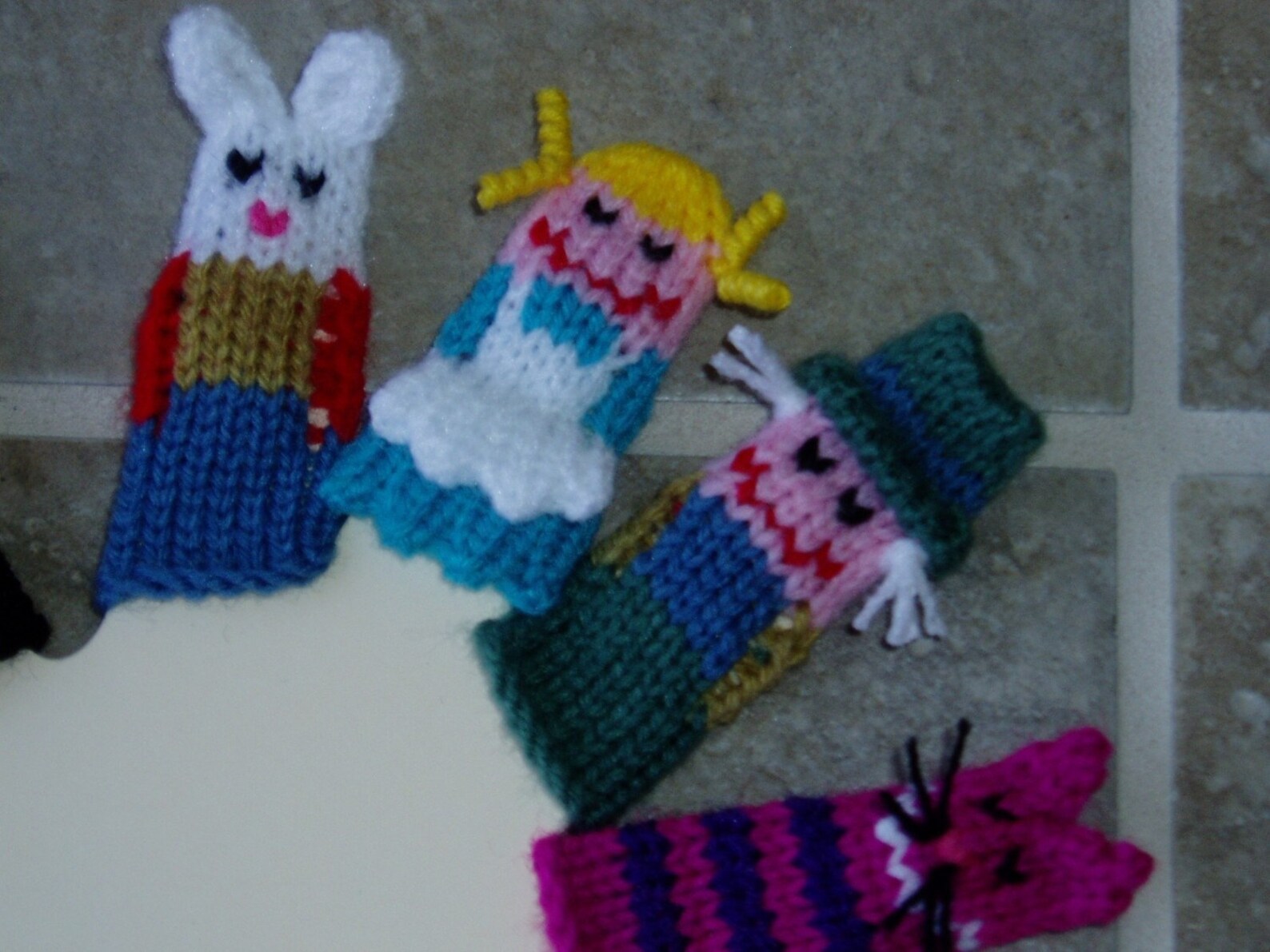 Alice in Wonderland Finger Puppet Set (includes 10 Finger Puppets. Also ...