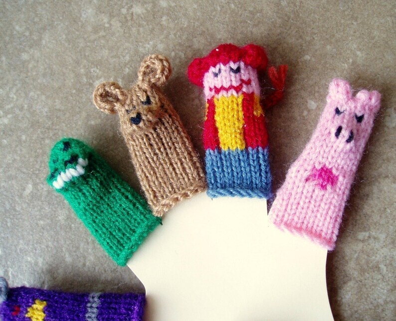 Toy Friends Finger Puppet Set (includes Cowboy, Spaceman, Evil ...