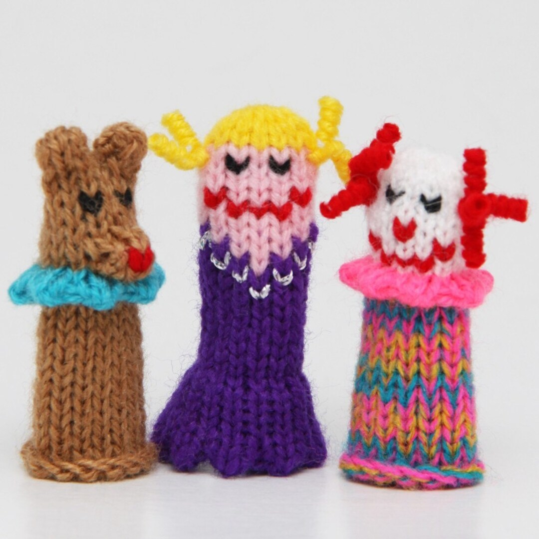 Circus Fun Finger Puppet Set (includes Lion, Lion Tamer, Trapeze Artist ...