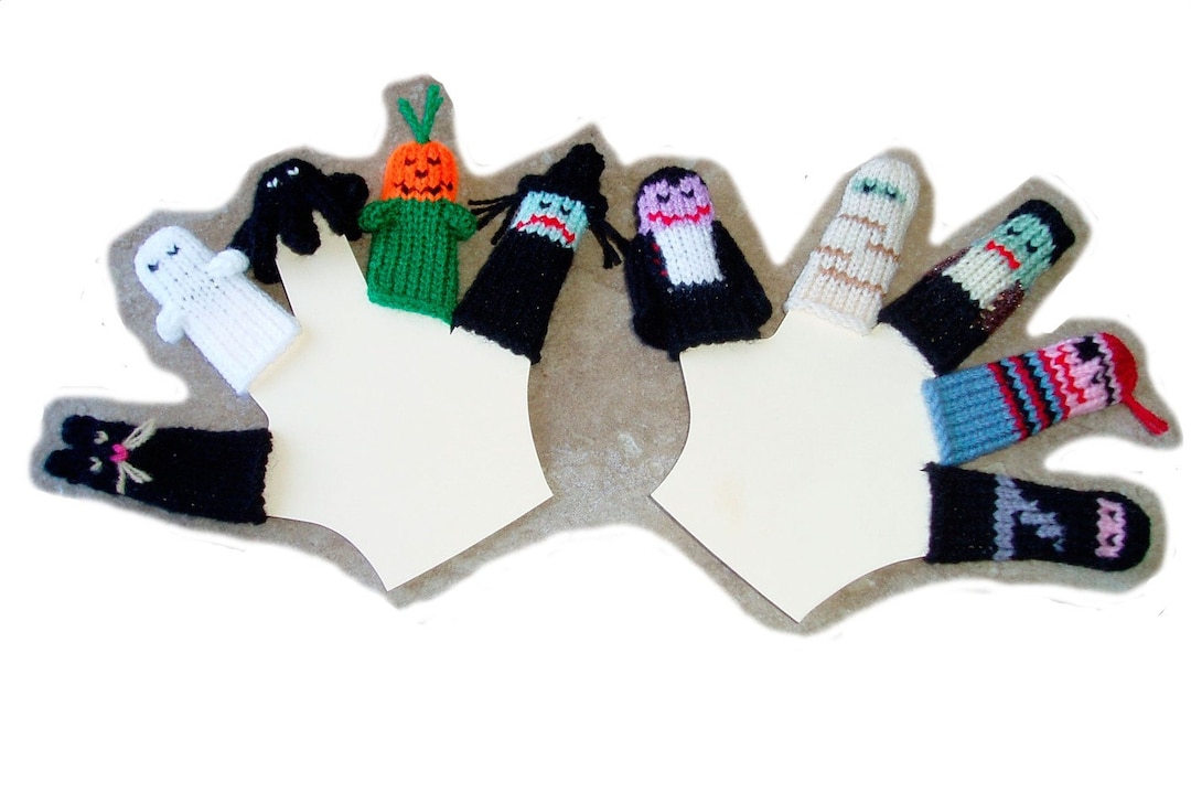 Deluxe Halloween Finger Puppet Set (includes Witch, Pumpkin, Spider ...