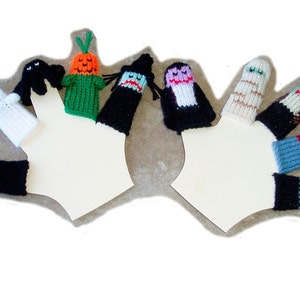 Deluxe Halloween Finger Puppet Set (includes Witch, Pumpkin, Spider ...