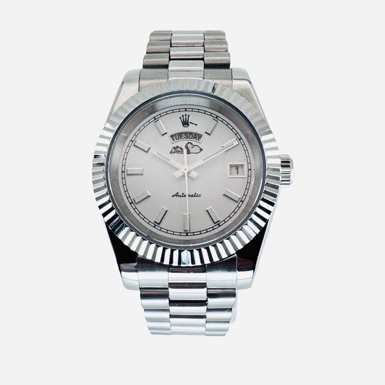Men’s 39mm Relax White Day & Date Watch - Etsy