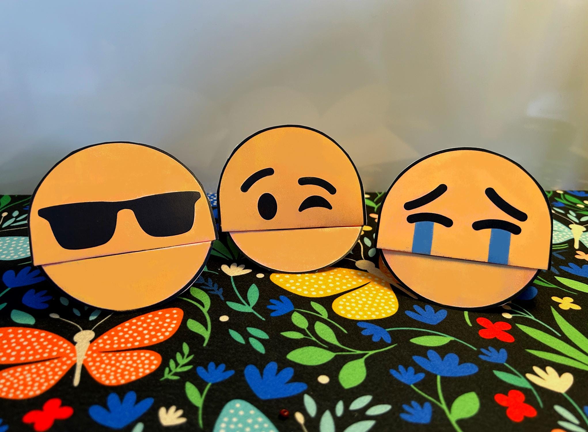 EMOJI Paper Puppets, Printable Puppet Templates, Emotes, DIY Puppets ...