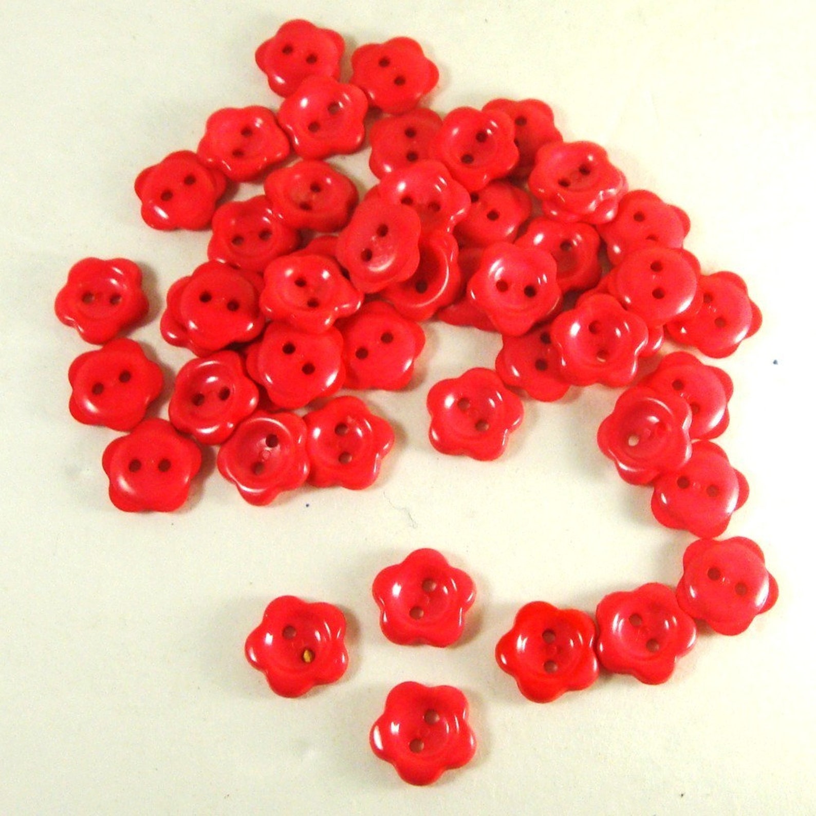 Candy Red Buttons Flower Buttons Lot of 50 1960s Deep | Etsy