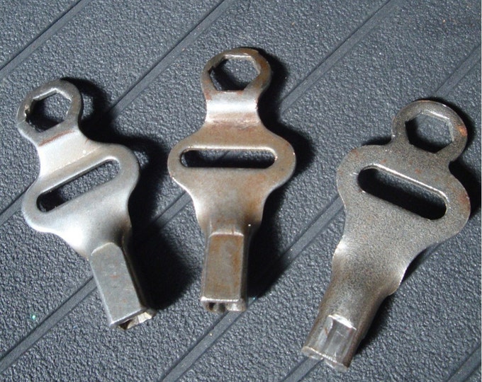 Vintage Metal Roller Skate Key..1950s..listing is for One Key.the LAST ...
