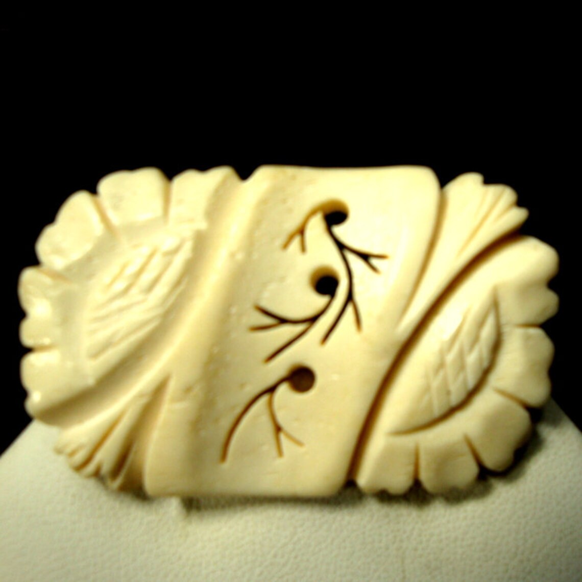 Oxbone Art Deco Style Pin Hand Carved & Pierced Classic 1950s | Etsy