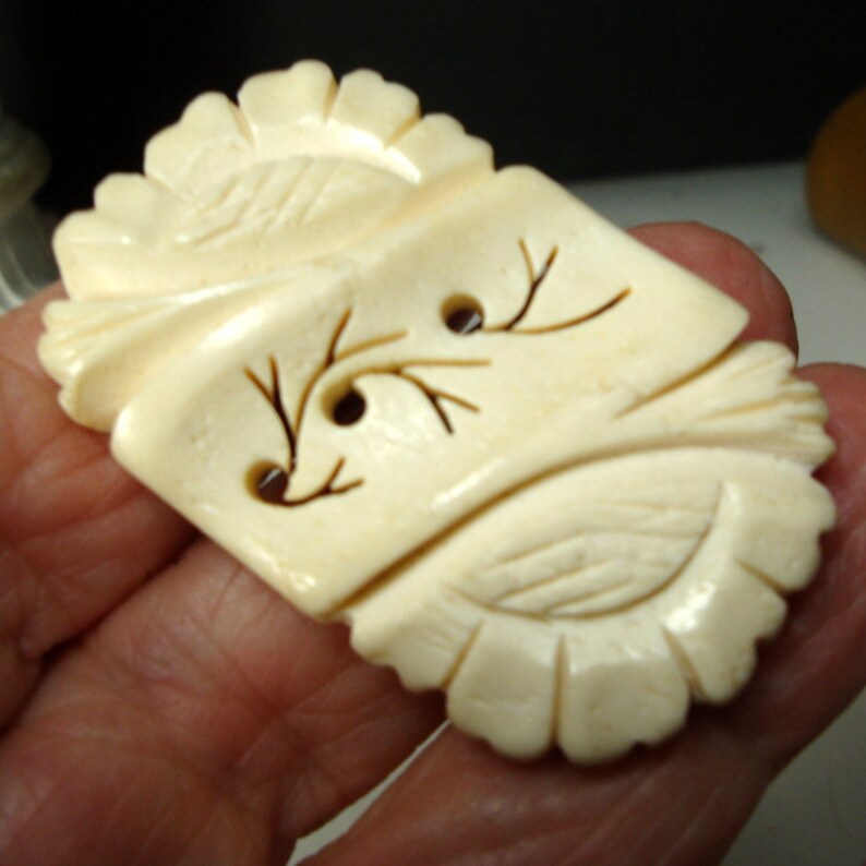 Oxbone Art Deco Style Pin, Hand Carved & Pierced Classic 1950s Bar ...