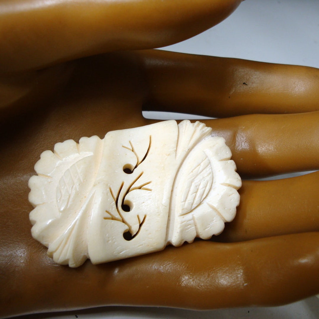 Oxbone Art Deco Style Pin, Hand Carved & Pierced Classic 1950s Bar ...