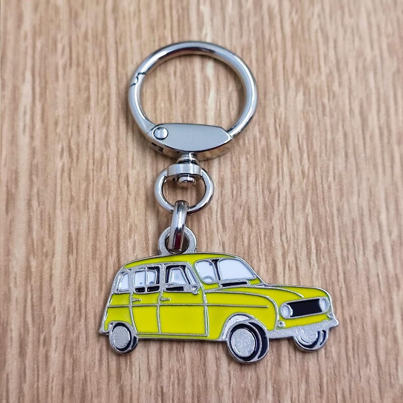 Car R-4 Keychain, Classic Car Pendant, Metal Enamel Keychain, Retro ...